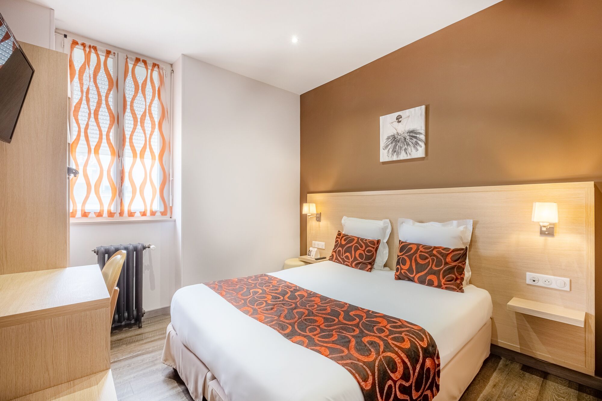 Quarto Duplo | Secretária, cortinas/cortinados opacos, quartos insonorizados 