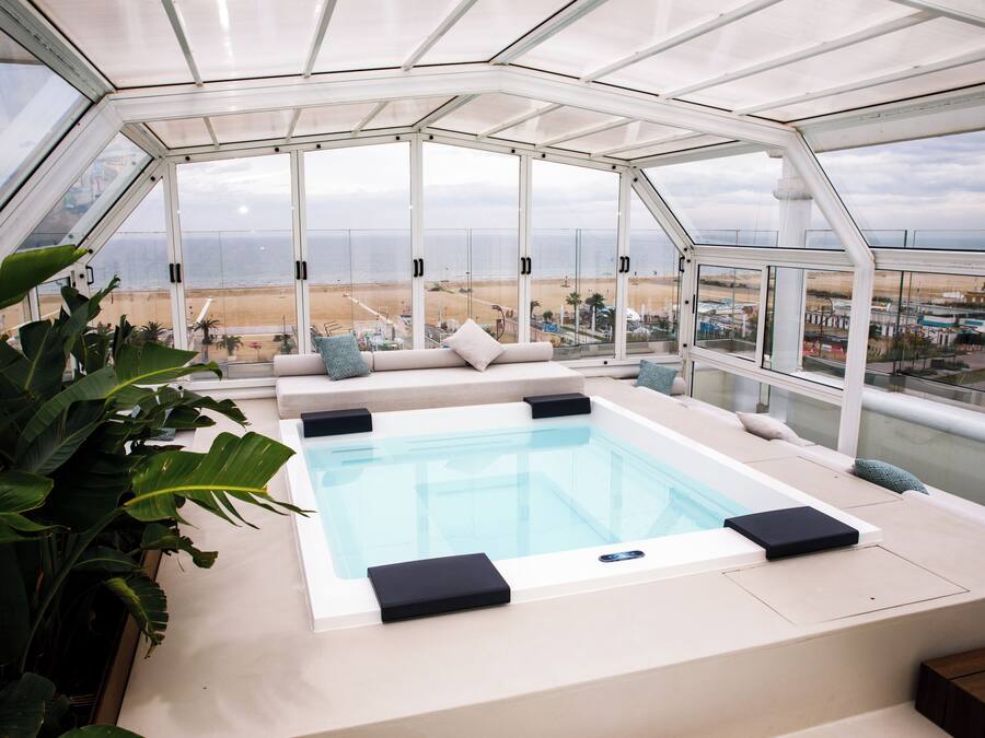 Sauna seca, banheira de hidromassagem, banho turco/hammam