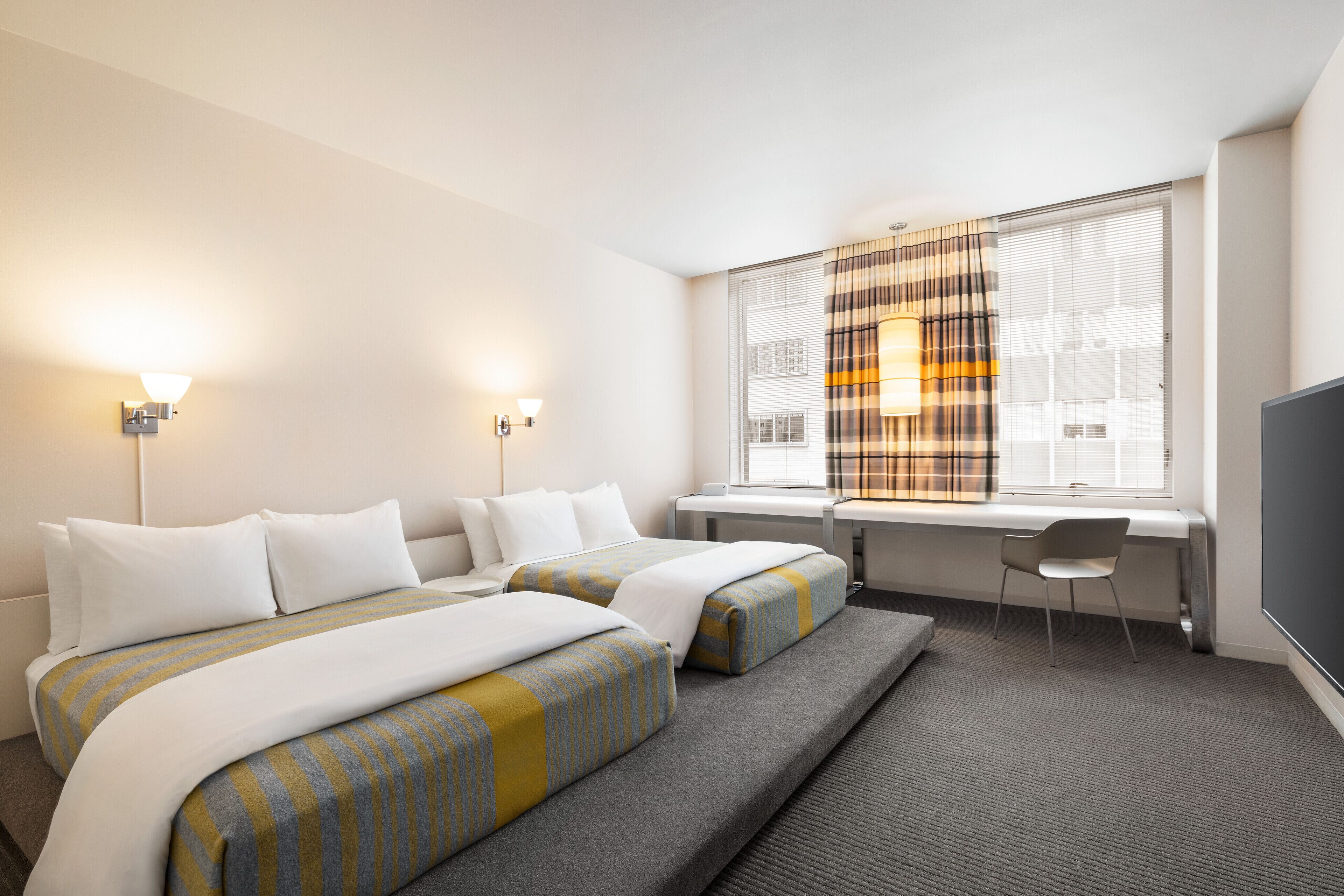 The Delphi Hotel in Los Angeles: Find Hotel Reviews, Rooms, and Prices ...