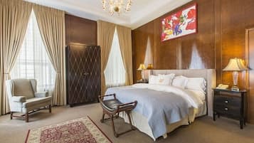 Suíte presidencial, 1 cama King | Roupas de cama premium, edredons de pluma, cofres nos quartos