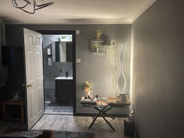 Quarto Duplo Comfort, casa de banho privativa | Casa de banho | Um polibã, um secador de cabelo (mediante pedido), toalhas fornecidas