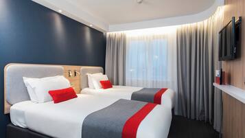 Quarto Standard, 2 camas individuais (with Free Hot Breakfast) | Secretária, secretária adequada para computadores portáteis