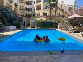 Piscina interna, piscina externa