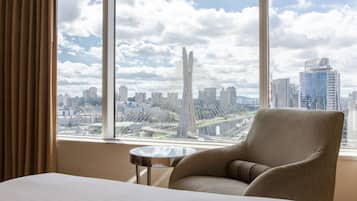 Quarto, 1 cama King (Bridge View) | Roupas de cama de algodão egípcio, roupas de cama premium, frigobar