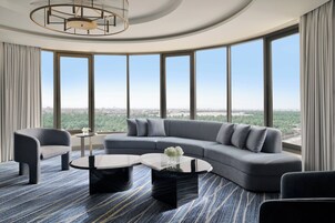 Suite Presidencial | Sala de estar | Televisor LCD de 32 polegadas com canais via satélite, televisor 