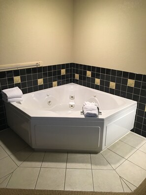 Suíte, 1 cama King, para não fumantes (Kimono Suite) | Banheira de hidromassagem