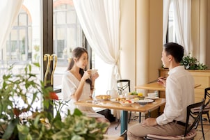 Pequeno-almoço tipo buffet diário mediante uma taxa 