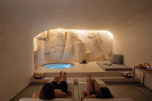 Sala(s) para tratamentos a casais, sauna, banheira de hidromassagem 