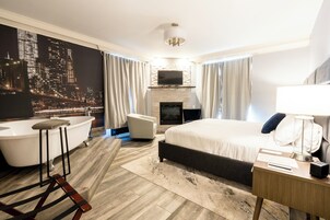 Quarto superluxo, 1 cama King, lareira | Roupas de cama premium, edredons de pluma, individualmente decorados