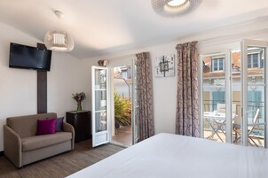 Suite Júnior, 1 cama queen-size e sofá-cama | Terraço/pátio interior