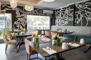 Café da manhã e almoço