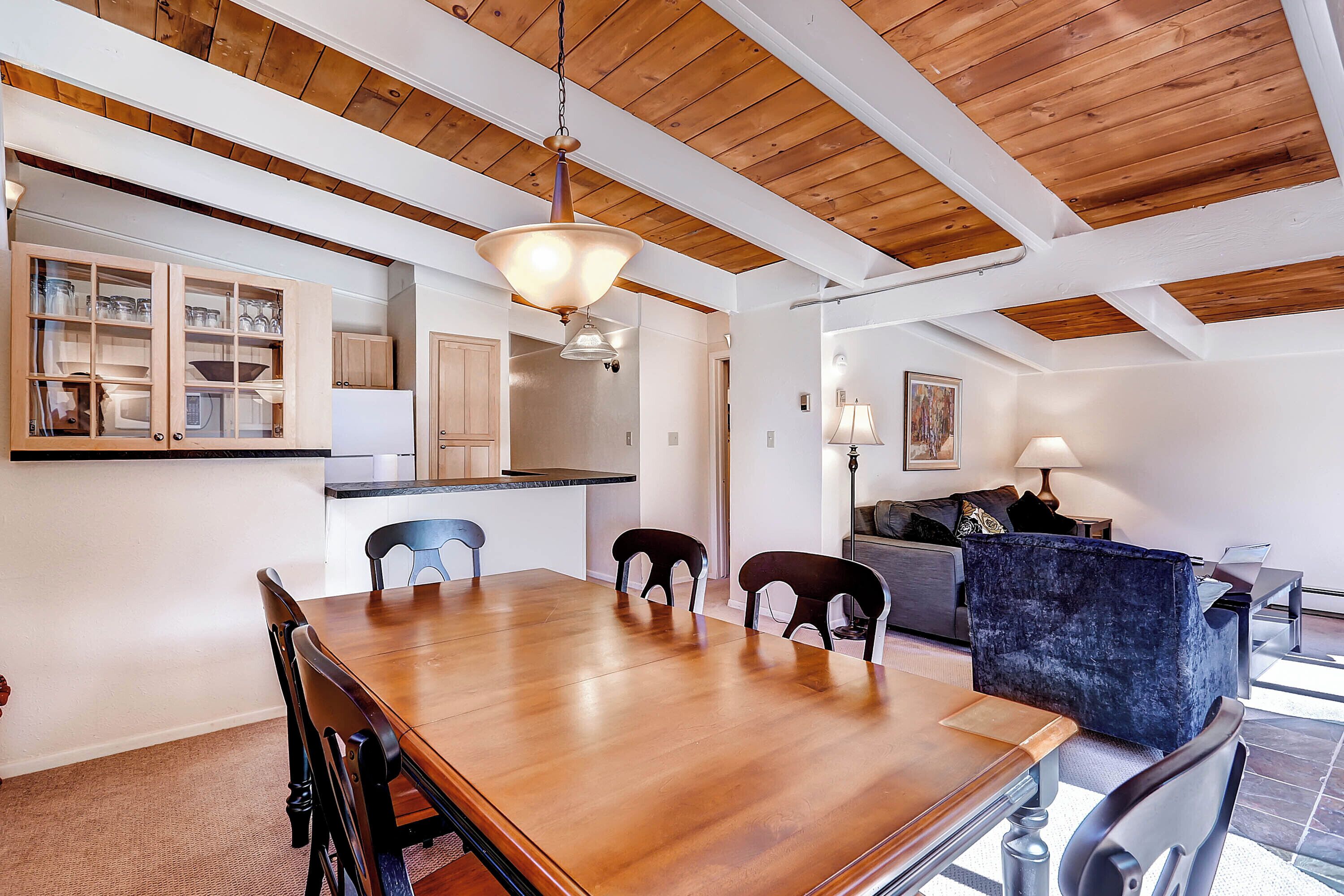 Condo, 1 quarto (Key Condo, 1 Bath) | Área de estar | TV