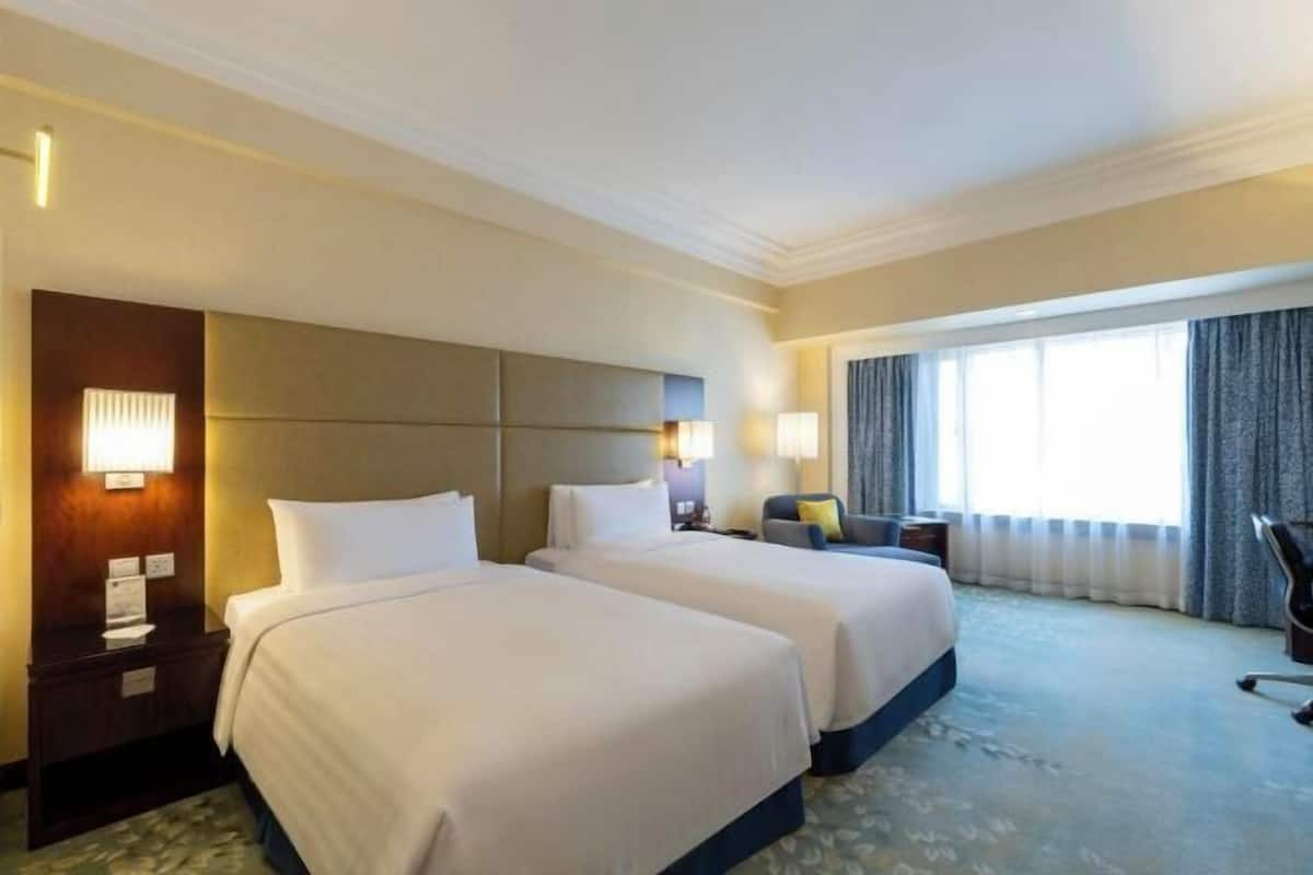 Roupa de alta qualidade, edredões de penas, minibar