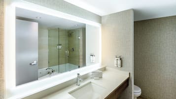 Suite, 1 cama queen-size | Casa de banho