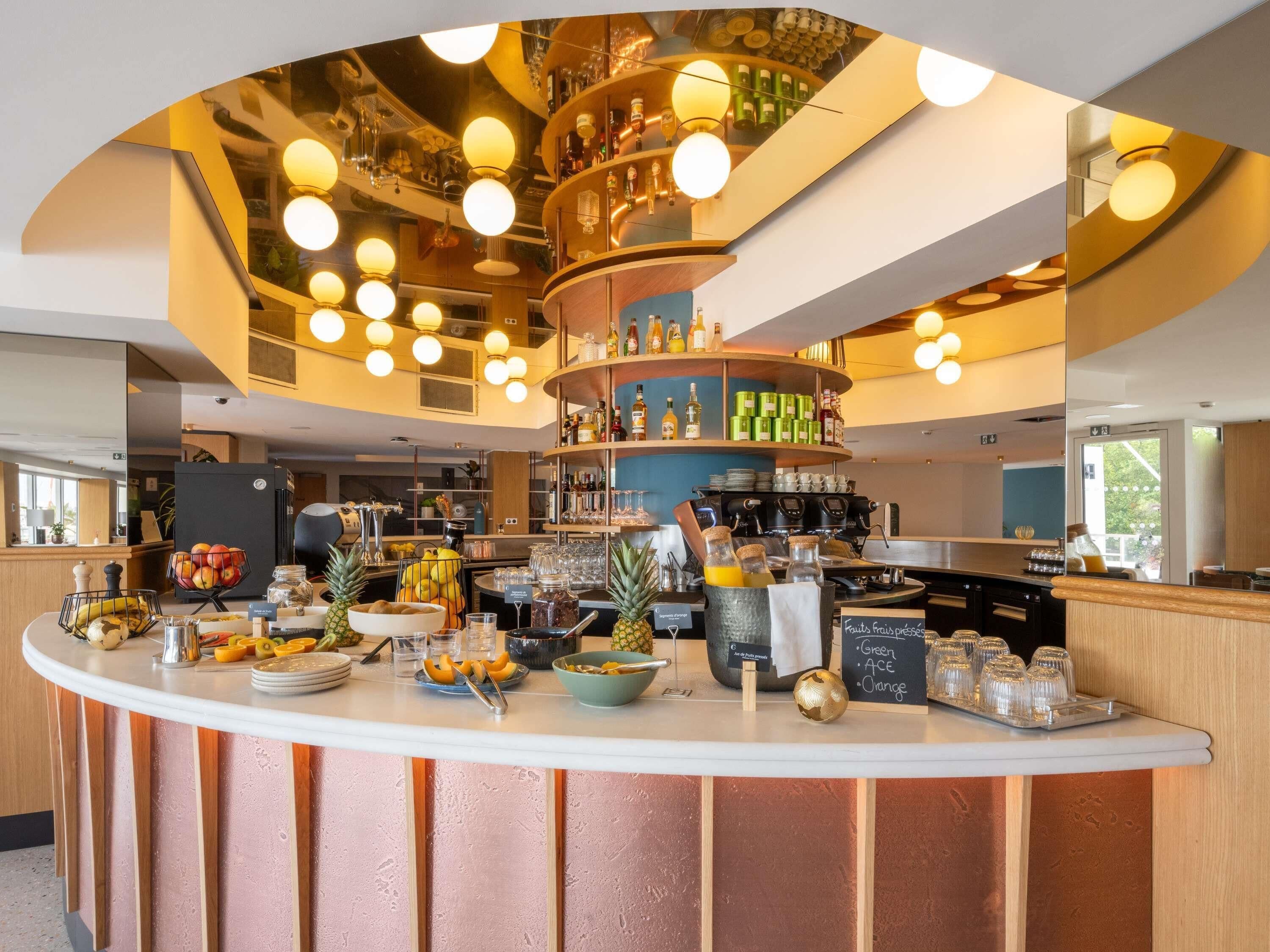 Pequeno-almoço tipo buffet diário mediante uma taxa 