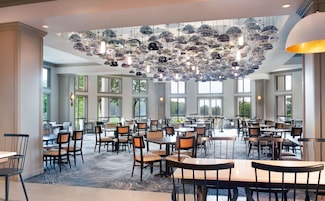 Café da manhã com buffet todos os dias (USD 24.95 por pessoa) 