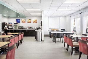 Pequeno-almoço takeaway diário incluído 