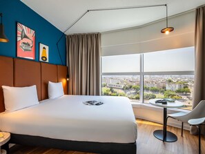 Quarto Standard, 1 cama queen-size, não fumadores | Secretária, quartos insonorizados, ferro/tábua de engomar 
