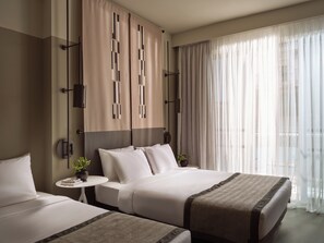 Quarto superior, vista para a cidade | Cofres nos quartos, quartos à prova de som, Wi-Fi de cortesia