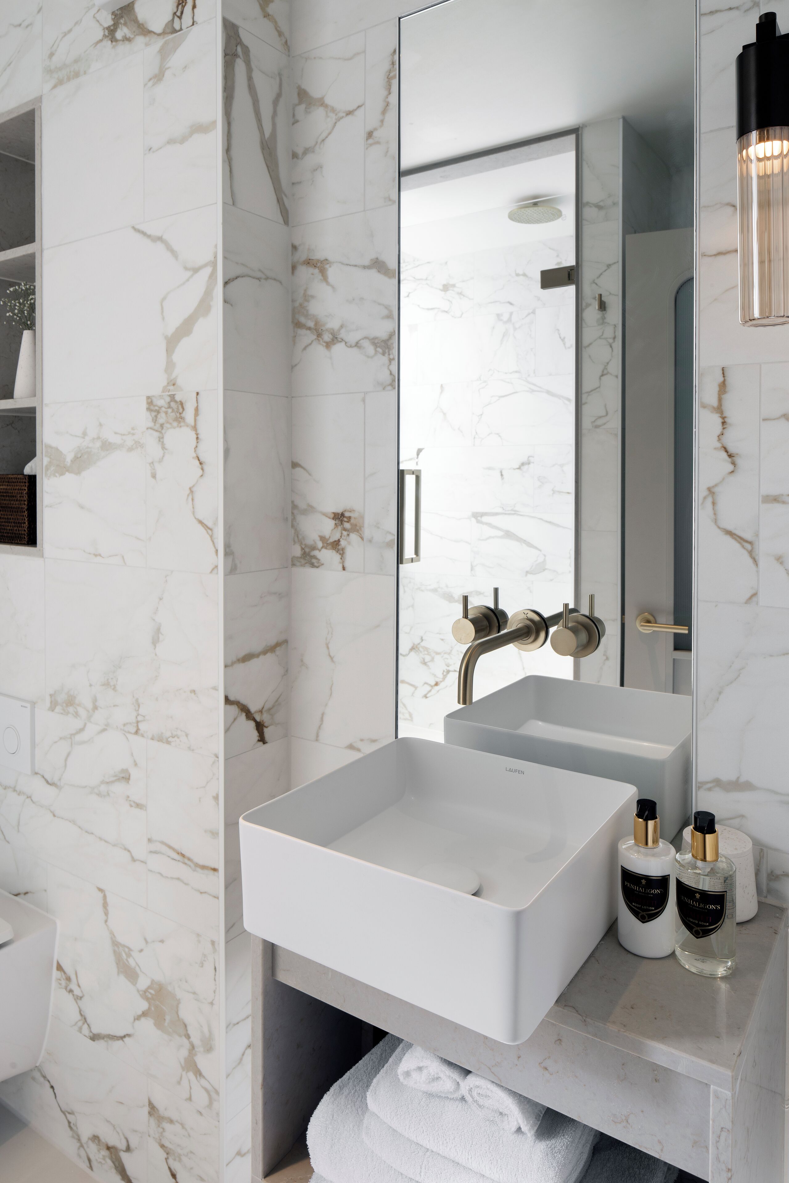 Minibar, cofre no quarto, quartos insonorizados, ferro/tábua de engomar 