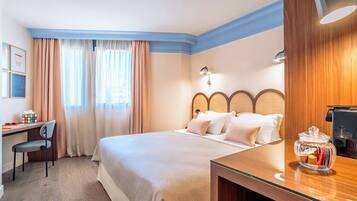 Quarto Duplo ou Twin Clássico | 1 quarto, cofre no quarto, secretária