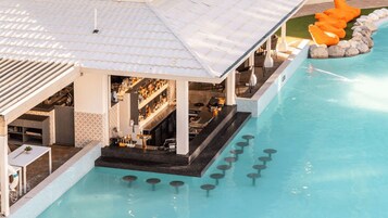 Bar junto à piscina