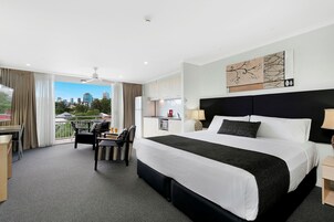 Ferro/tábua de engomar, Wi-fi grátis, roupa de cama fornecida 