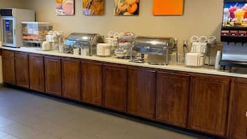 Café da manhã para viagem grátis todos os dias