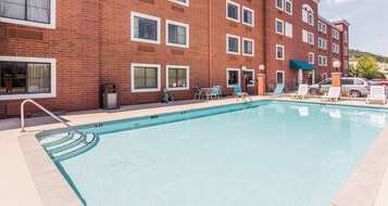 Piscina externa sazonal