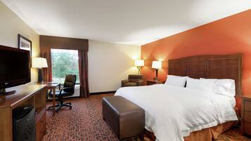 Uma cama King, Não-fumante, Acessível | Cortinas blackout, ferros/tábuas de passar roupa, berços grátis