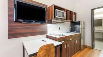 Quarto, 1 cama King, para não fumantes | Roupas de cama premium, escrivaninha, espaço de trabalho para notebook