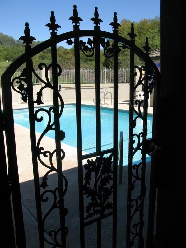 Piscina exterior sazonal 