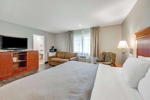 Suite, 1 cama king-size, não fumadores | Secretária, cortinas/cortinados opacos, quartos insonorizados 