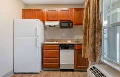 Extended Stay America Suites Kansas City Lenexa 87th St