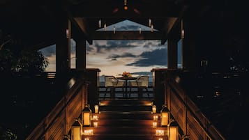 3 restaurantes, pequenos-almoços servidos, cozinha regional