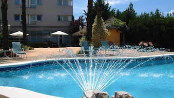 Piscina exterior sazonal