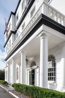 Fachada da propriedade