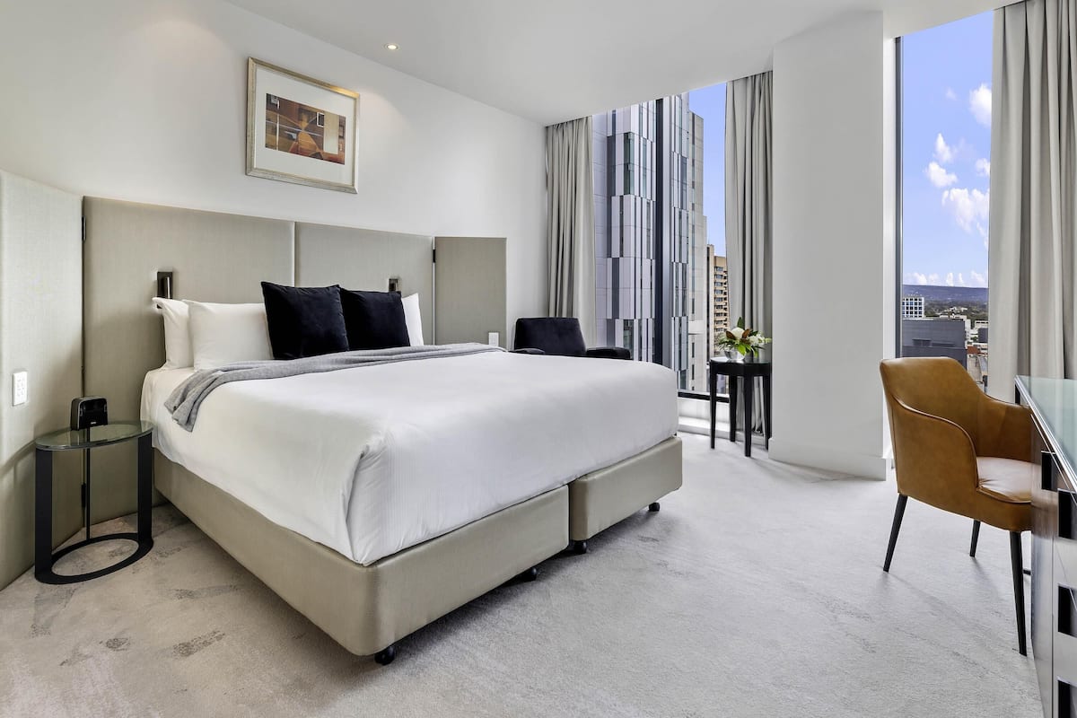 Peppers Guest Room | Roupas de cama premium, camas com colchões pillow-top, frigobar