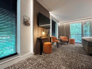 Suite Familiar | Roupa de alta qualidade, cofre no quarto, secretária