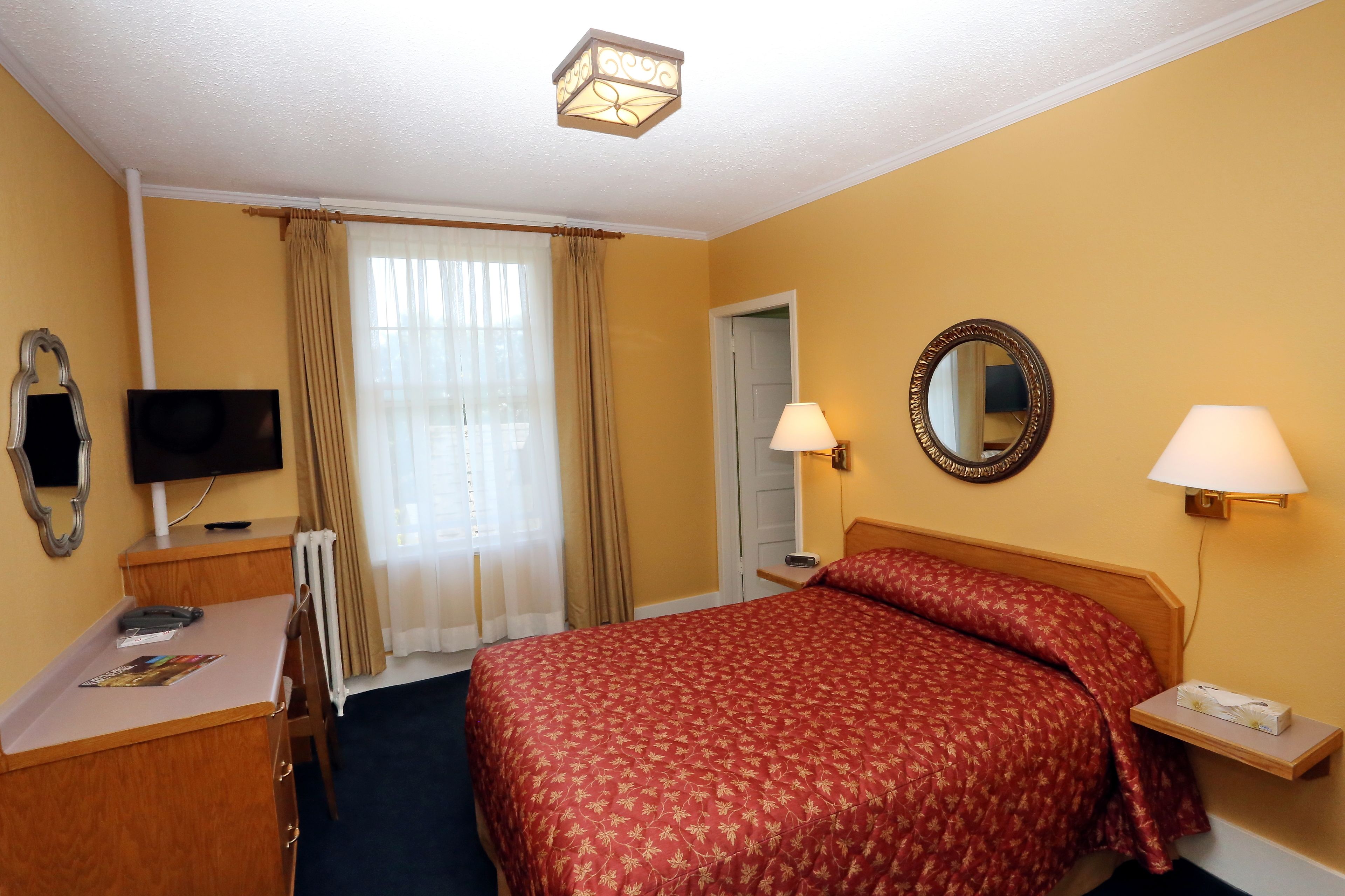 James Bay Inn Hotel & Suites Reviews, Deals & Photos 2023 - Expedia.ca