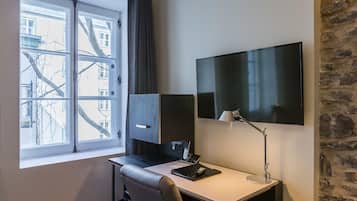 Quarto Comfort | 1 quarto, roupa de alta qualidade, cofre no quarto, secretária