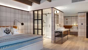 Suite | Secretária, cortinas/cortinados opacos, ferro/tábua de engomar