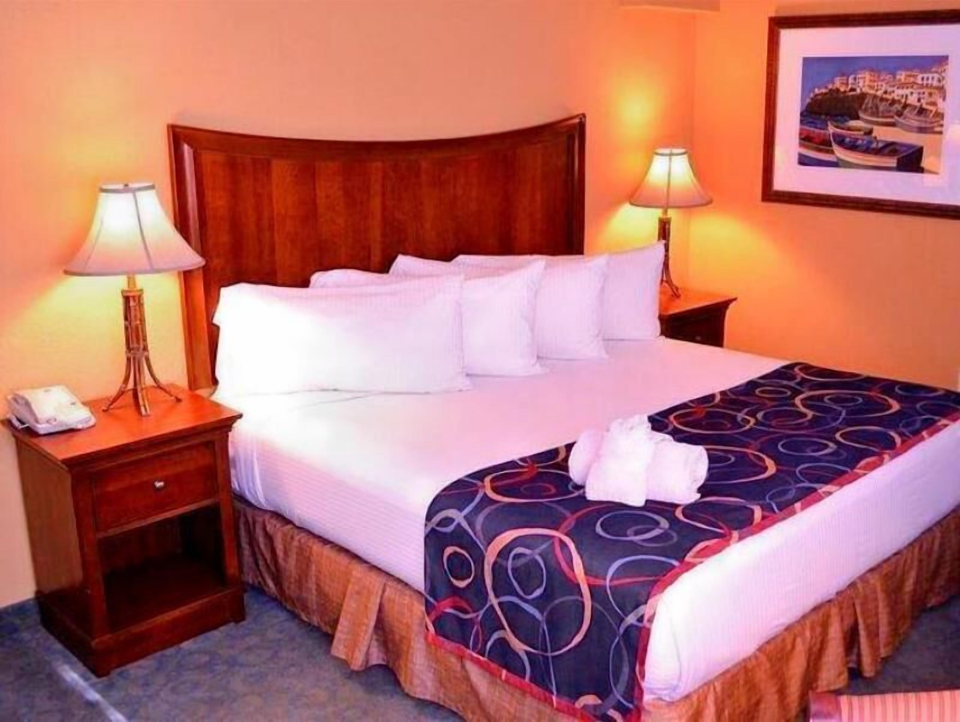 Secretária, secretária adequada para computadores portáteis 