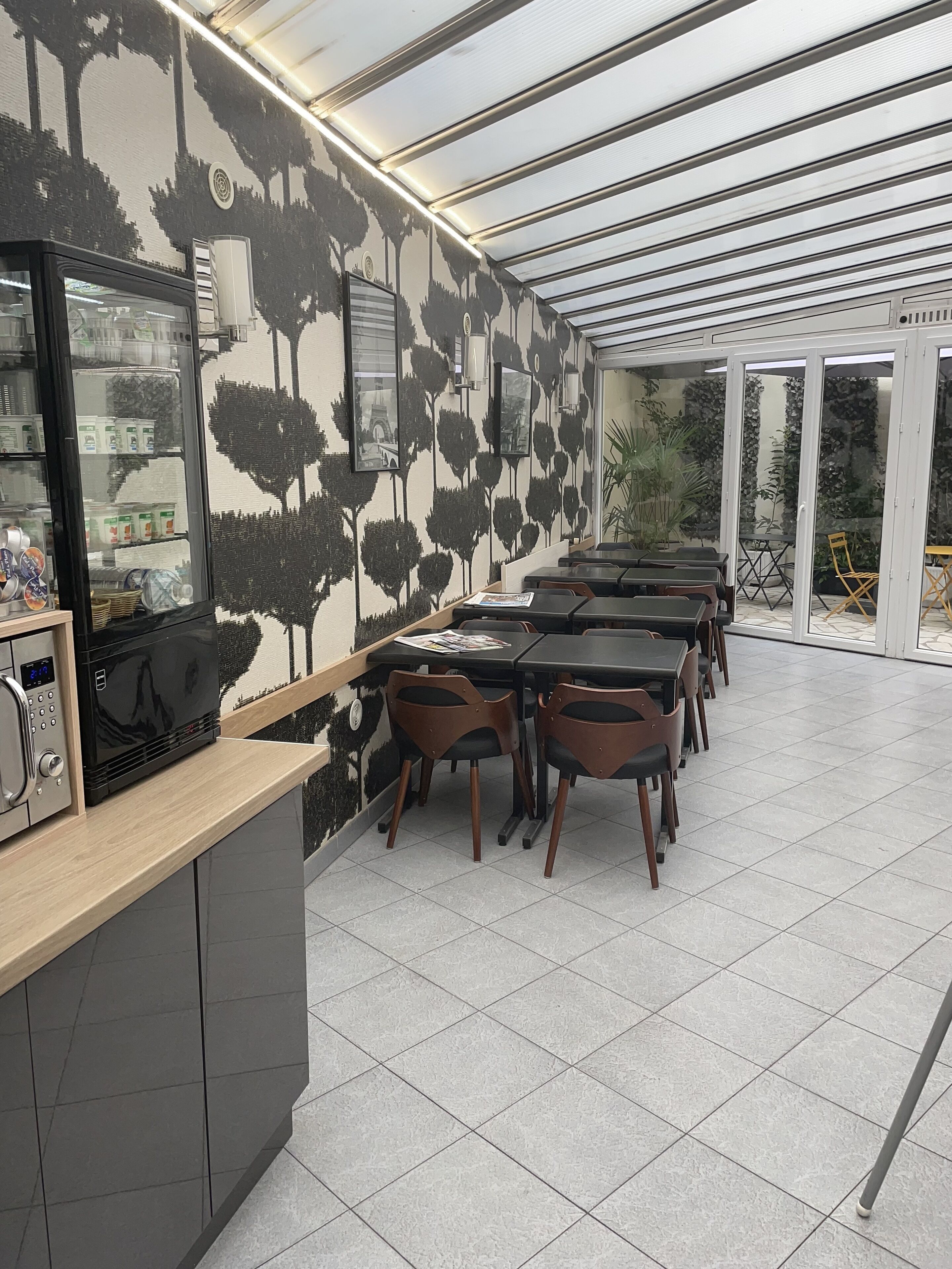 Café da manhã com buffet todos os dias (EUR 13 por pessoa) 