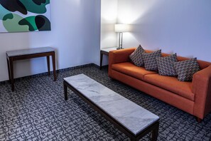 Suite, 1 quarto | Cofre no quarto, secretária, ferro/tábua de engomar, Wi-fi grátis 