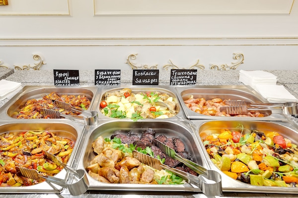 Café da manhã continental todos os dias (UAH 595 por pessoa)