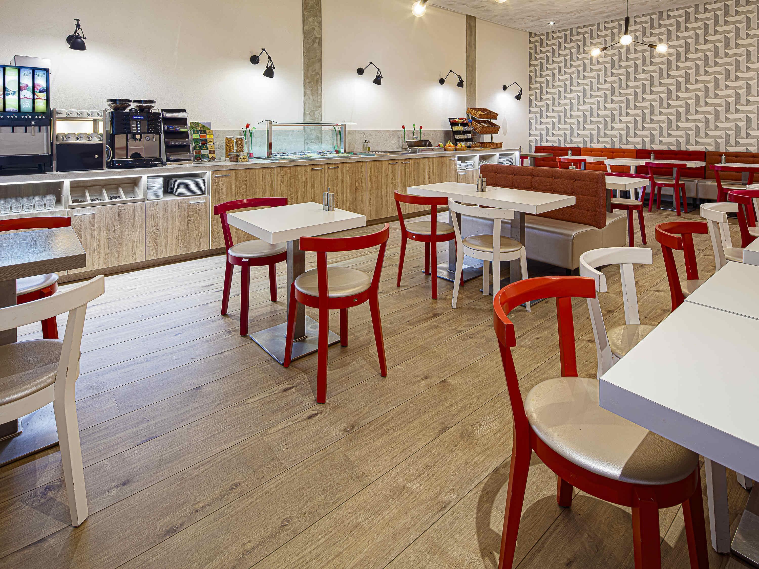 Café da manhã com buffet todos os dias mediante uma taxa