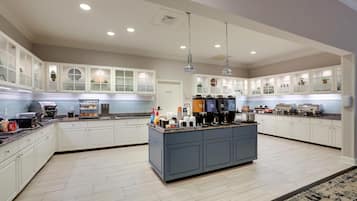 Pequeno-almoço tipo buffet diário incluído