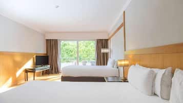Quarto Triplo Standard | 1 quarto, minibar, cofre no quarto, secretária