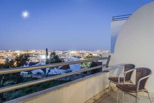 Quarto triplo standard | Terraço/pátio